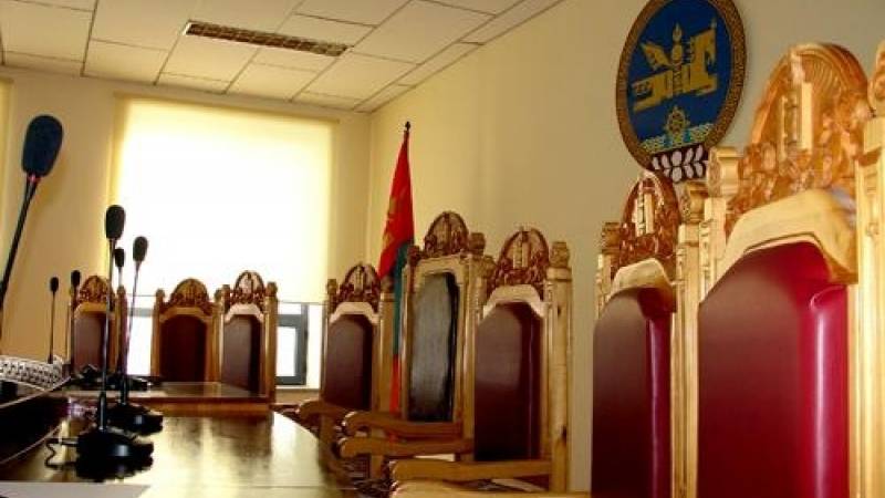 ҮНДСЭН ХУУЛИЙН ЦЭЦИЙН ХУРАЛДААНААР ЕРӨНХИЙЛӨГЧИД ОЛГОСОН ЭРХ ҮНДСЭН