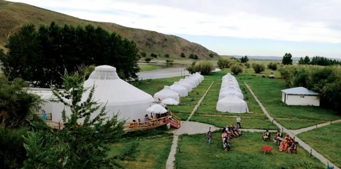 ЭХНИЙ 10 САРЫН БАЙДЛААР 480 МЯНГАН ЖУУЛЧИН ХҮЛЭЭН АВЧЭЭ