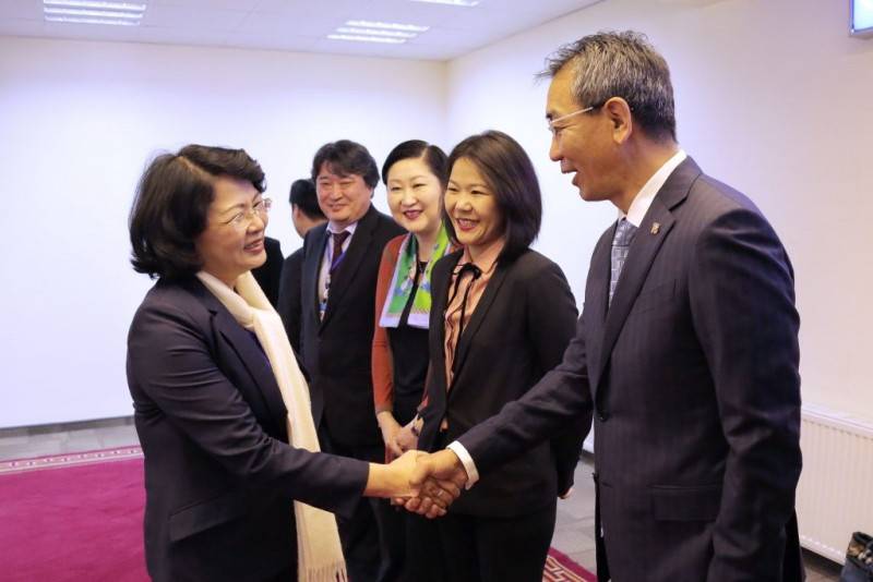 Ц МӨНХ ОРГИЛ ВЬЕТНАМ УЛСЫН ДЭД ЕРӨНХИЙЛӨГЧИЙГ ҮДЭВ