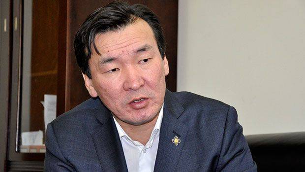 С ГАНБААТАРТ ХОЛБОГДОХ ХЭРГИЙГ БУЦААЛАА