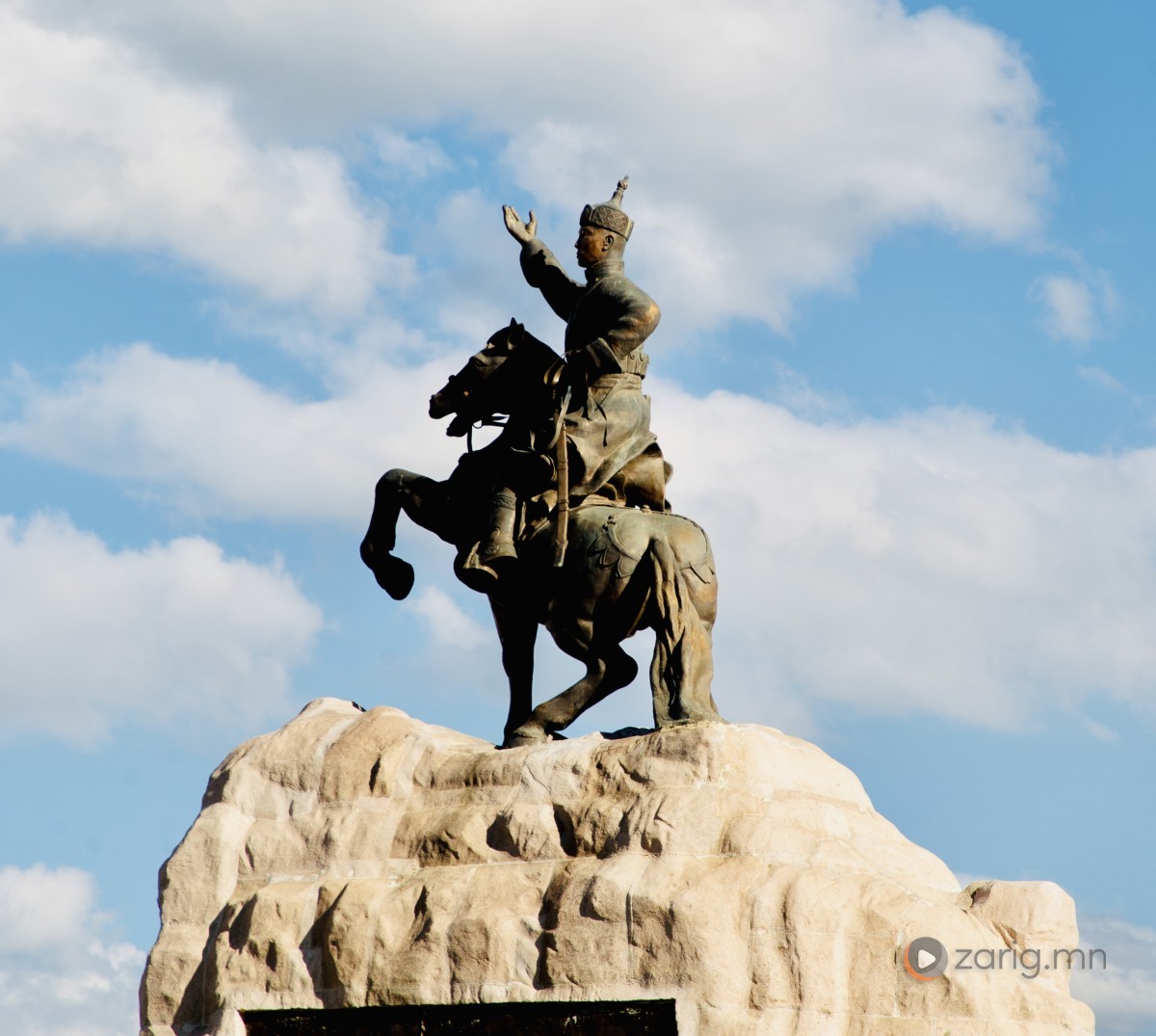 Улаанбаатарт 25 хэм дулаан